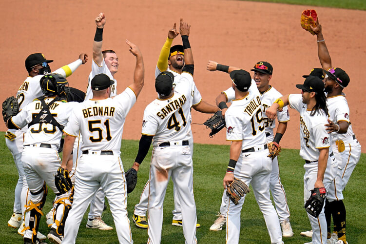 Davis helps Pirates sweep San Diego | News, Sports, Jobs - Altoona Mirror